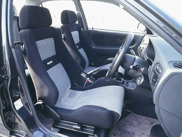 三菱 ランサー 1.6 MR(MIVEC-MD) 5MT (1992年10月～1993年12月)カタログ・燃費 | レスポンス ...